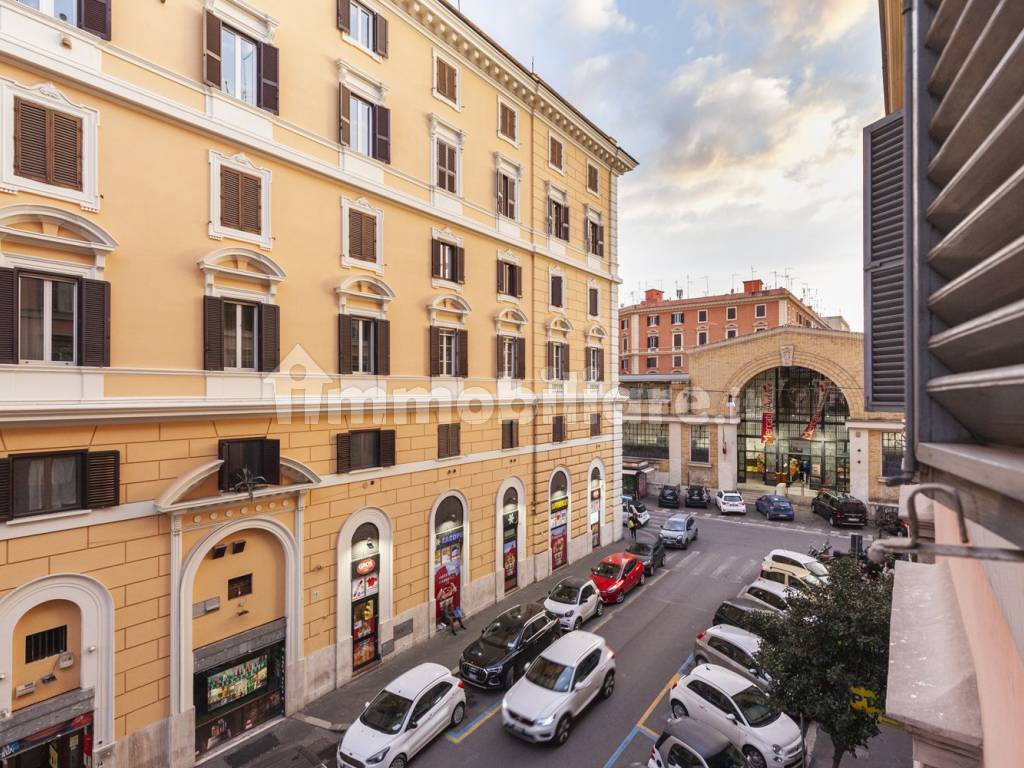 Vendita Appartamento Roma. Quadrilocale in via Alessandria. Buono stato ...