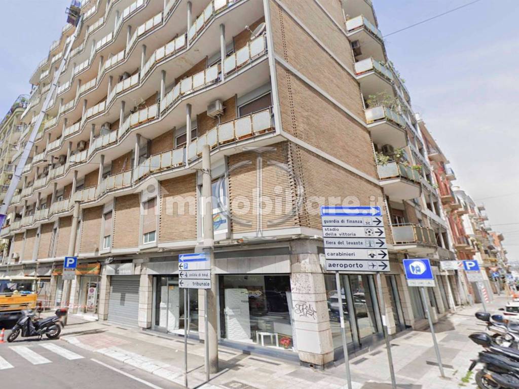Locale commerciale piazza Giuseppe Garibaldi, Bari, Rif. 109924619 ...