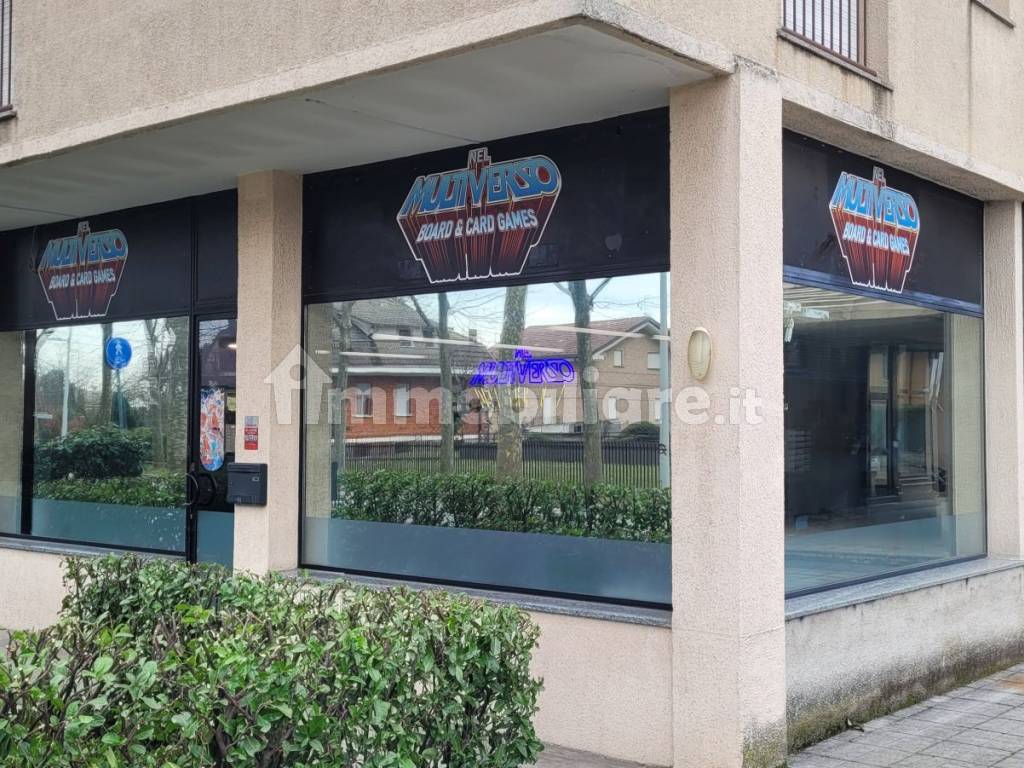 Locale commerciale via Padre Reginaldo Giuliani 95/97, Saronno, Rif ...