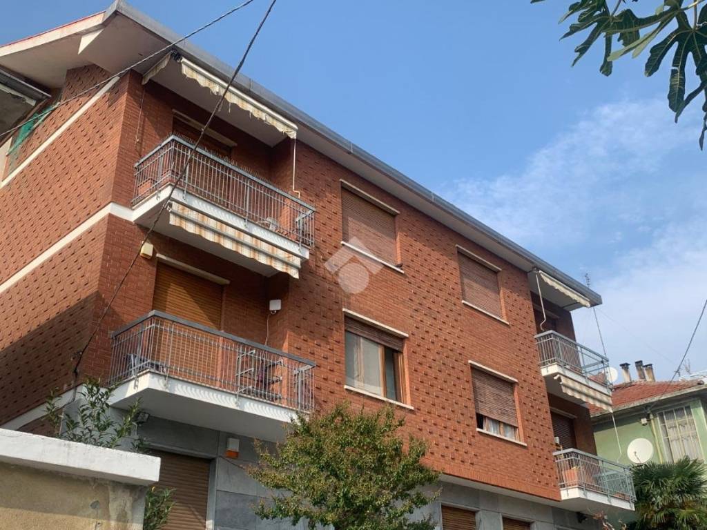 Affitto Appartamento Rivoli. Quadrilocale in via Arno 3. Buono stato ...