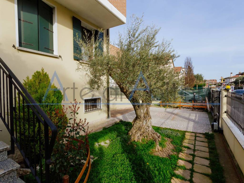Sale Two-family villa in via Salicornia 2 Chioggia. Excellent condition ...