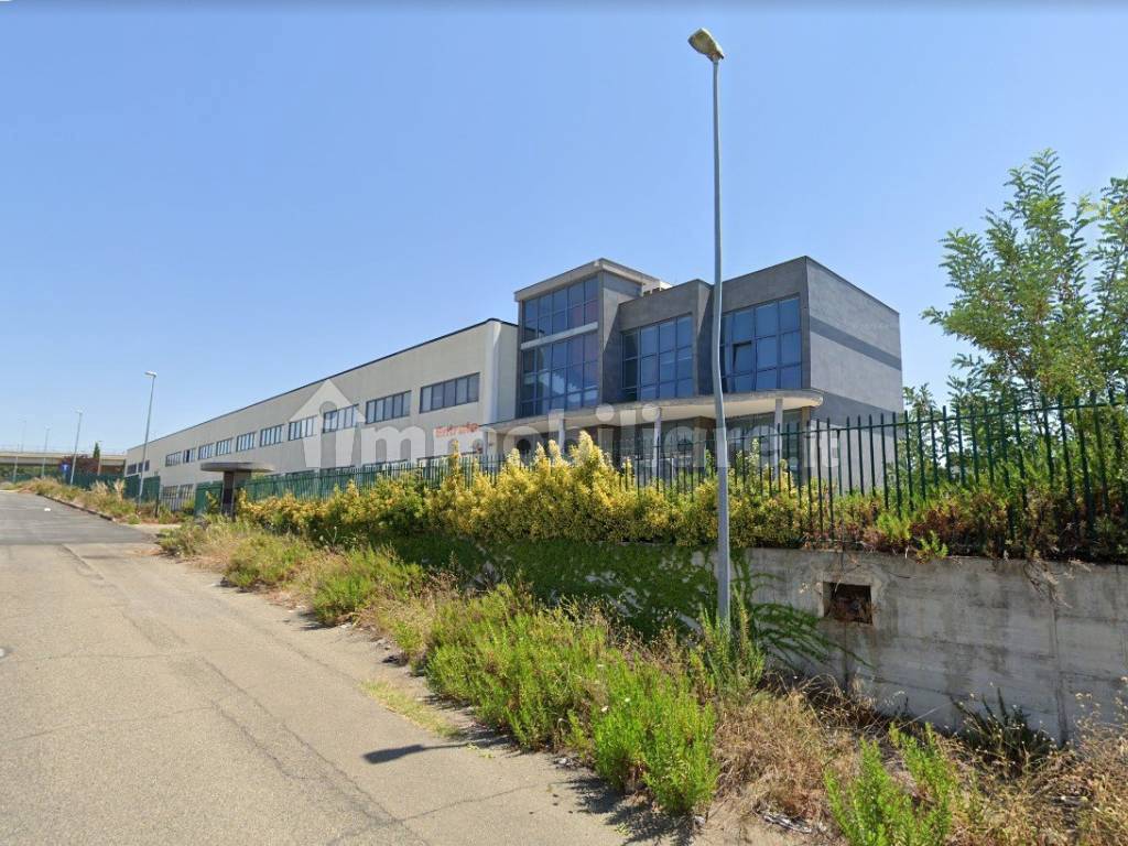 Capannone via Angelo Molinari 2, Civitavecchia, Rif. 110003005 - Immobiliare.it