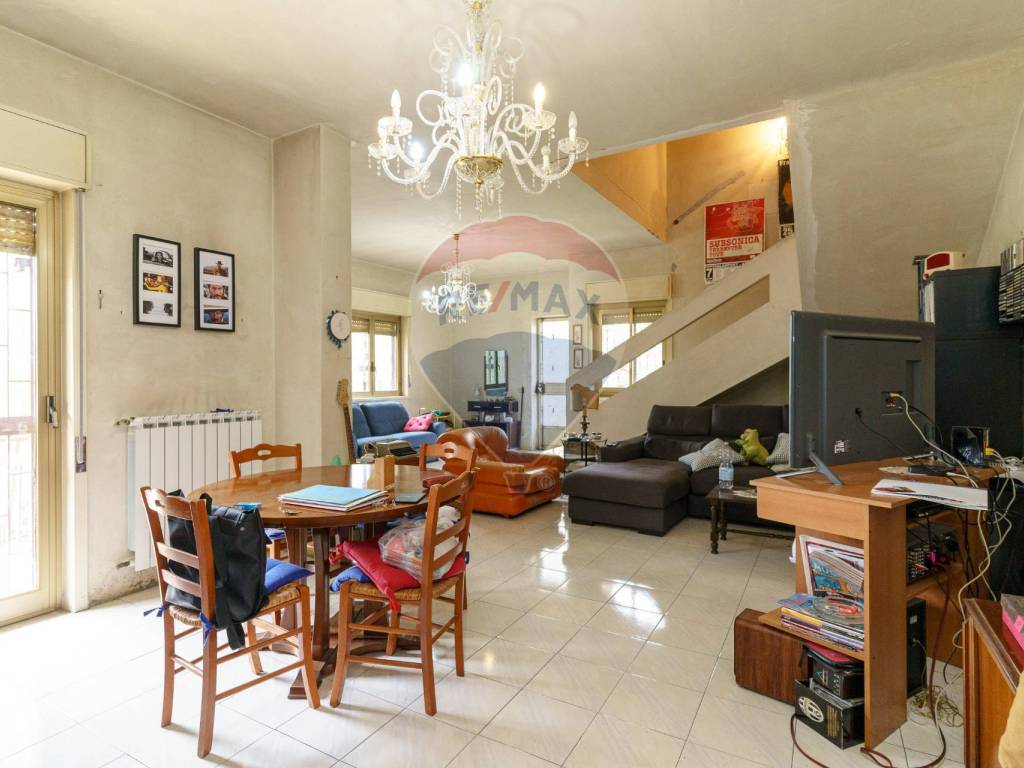 Vendita Villa bifamiliare in via Umberto 232 San Pietro Clarenza. Posto ...