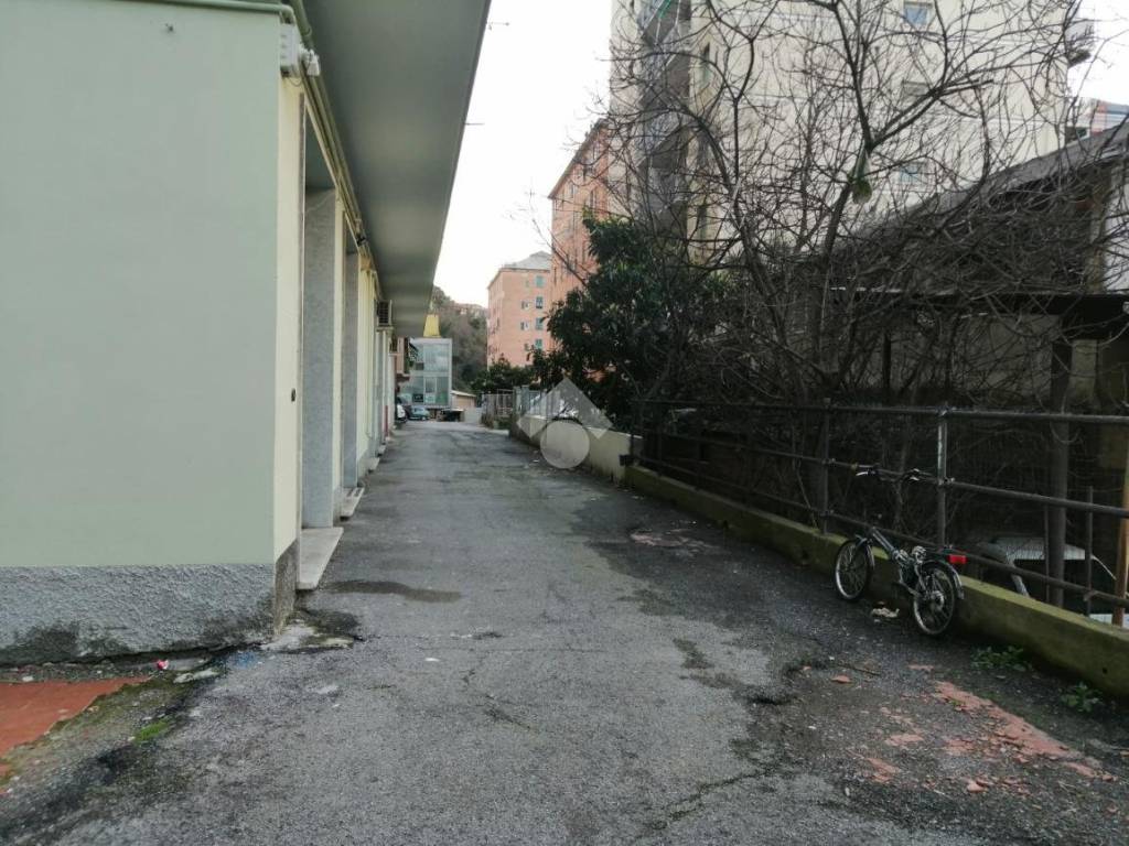 Magazzino - Deposito via Tortona 2, Genova, Rif. 110019379 - Immobiliare.it