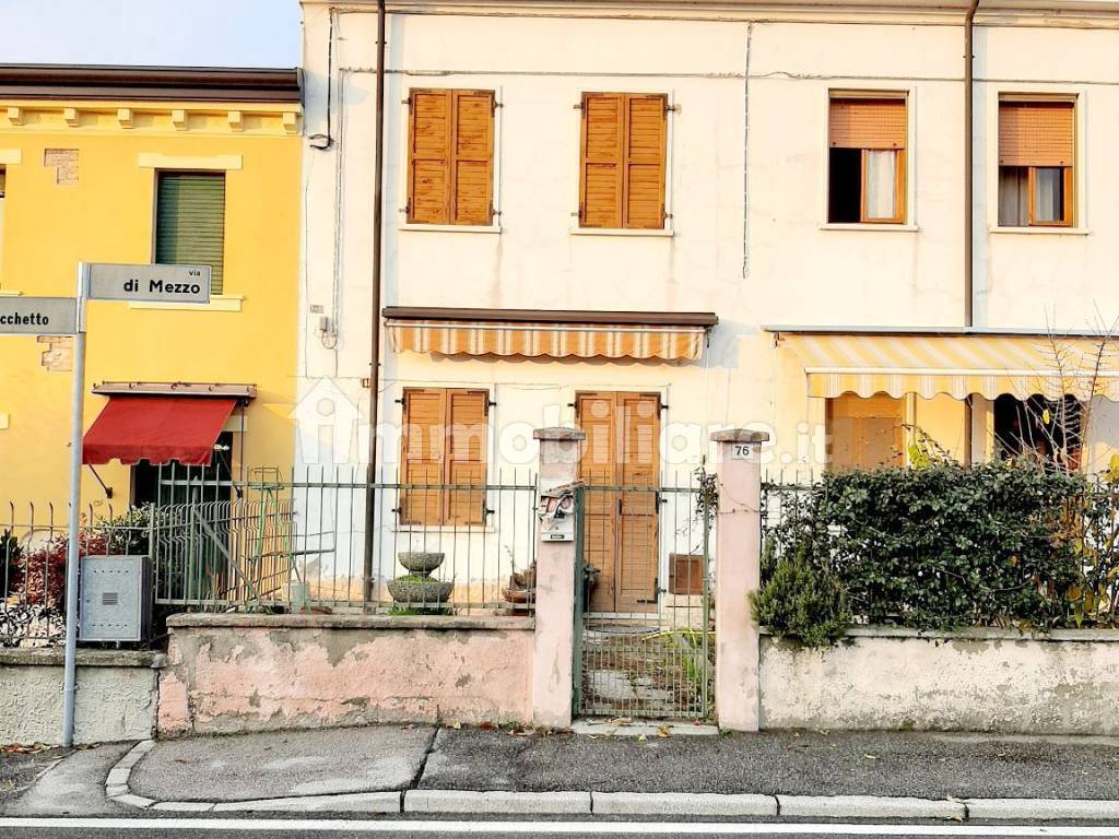 Vendita Villa a schiera in via di Mezzo 76 Zevio. Da ristrutturare ...