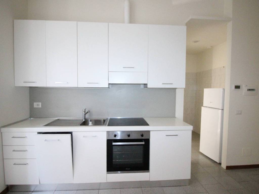 Rent Apartment Como. 3-room flat in via Zezio. Excellent condition ...