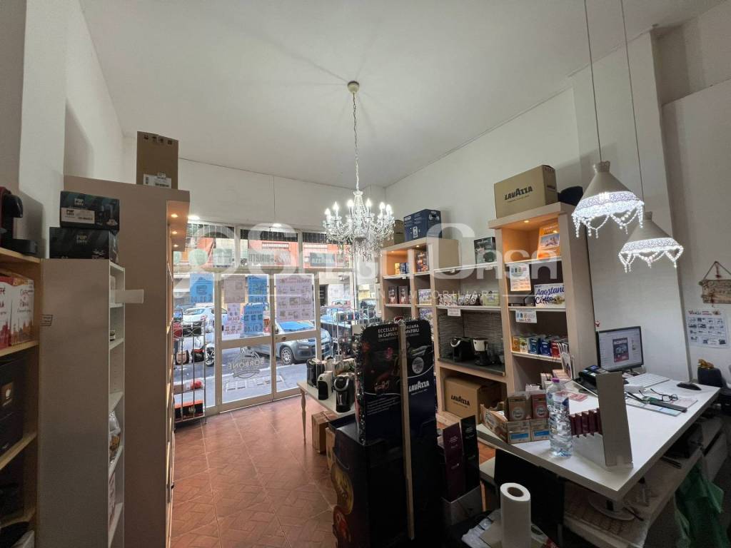 Attività commerciale via Cornelio Labeone, Roma, Rif. 110069213 ...