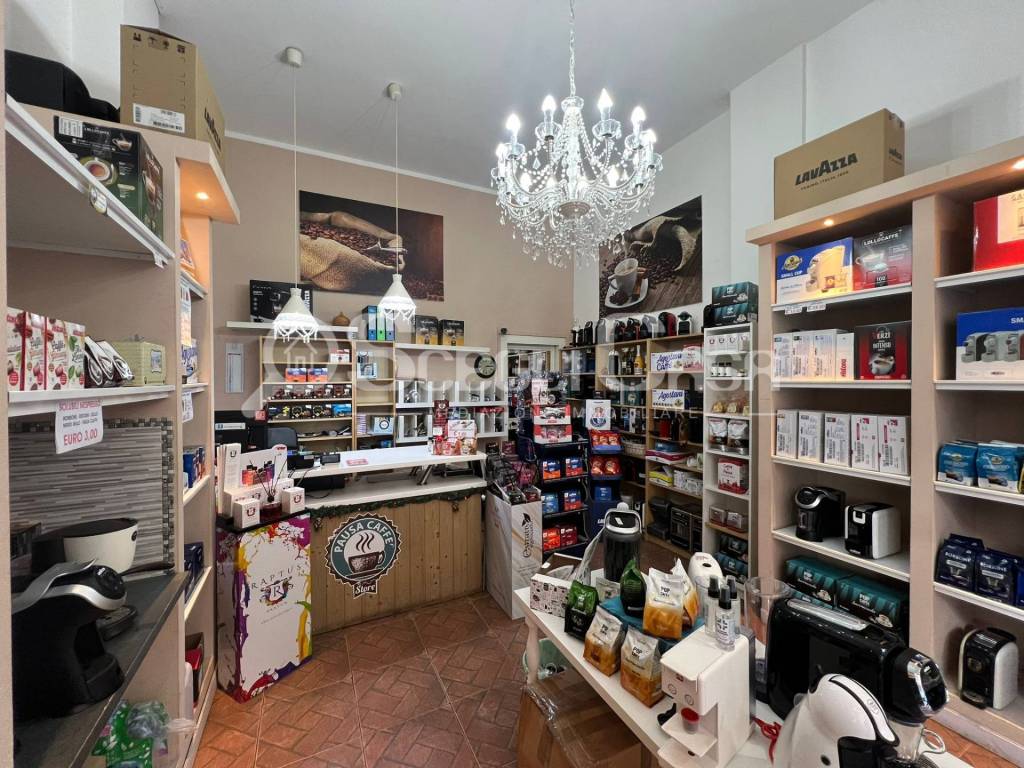 Attività commerciale via Cornelio Labeone, Roma, Rif. 110069213 ...