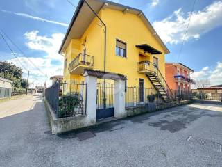 Case in vendita in Via Enrico Fermi, Castrezzato - Immobiliare.it