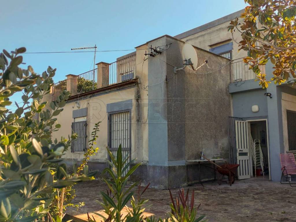Vendita Villa unifamiliare in Contrada Malapezza, Spartá SN Messina. Da ...