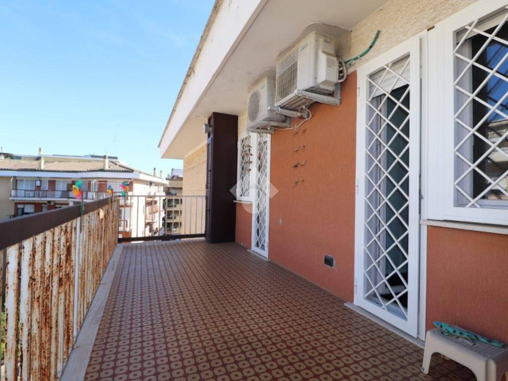 Vendita Attico in via Val Maggia Roma. Buono stato, con terrazza, rif ...