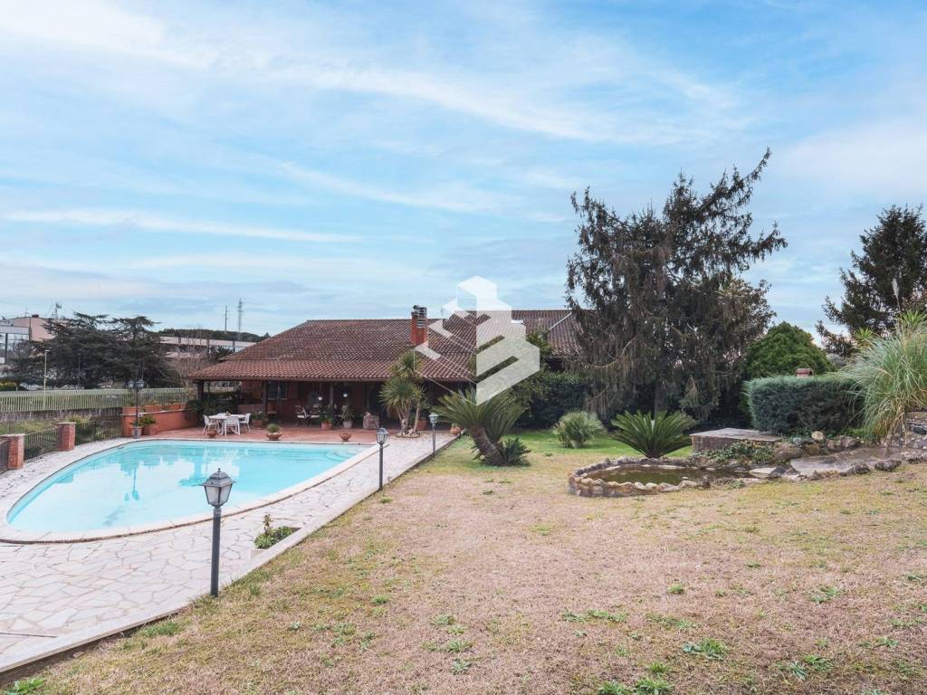 Sale Single family villa in via Veientana 360 Rome. Good condition ...