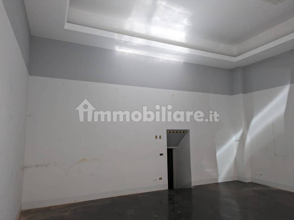 Locale commerciale via Barberini 63, Roma, Rif. 110154811 - Immobiliare.it