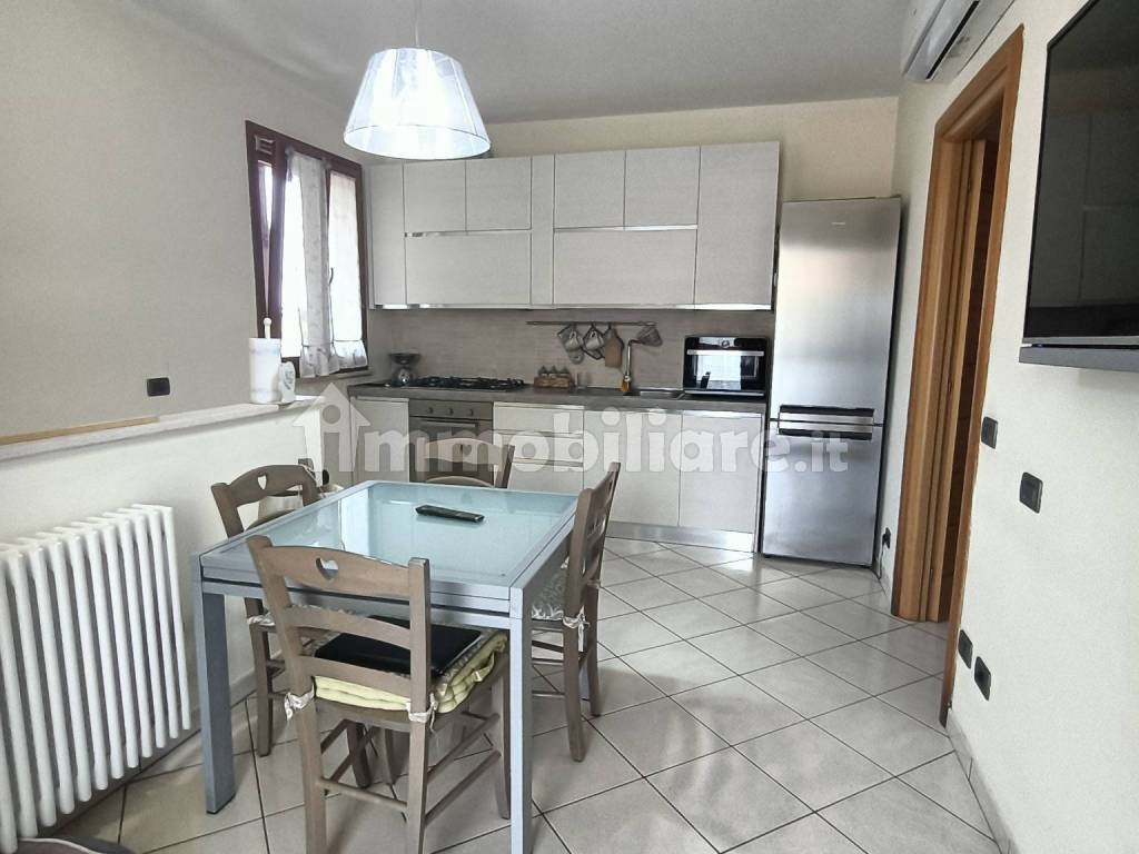 Vendita Appartamento in villa Ravenna. Ottimo stato, posto auto, con terrazza, riscaldamento ...