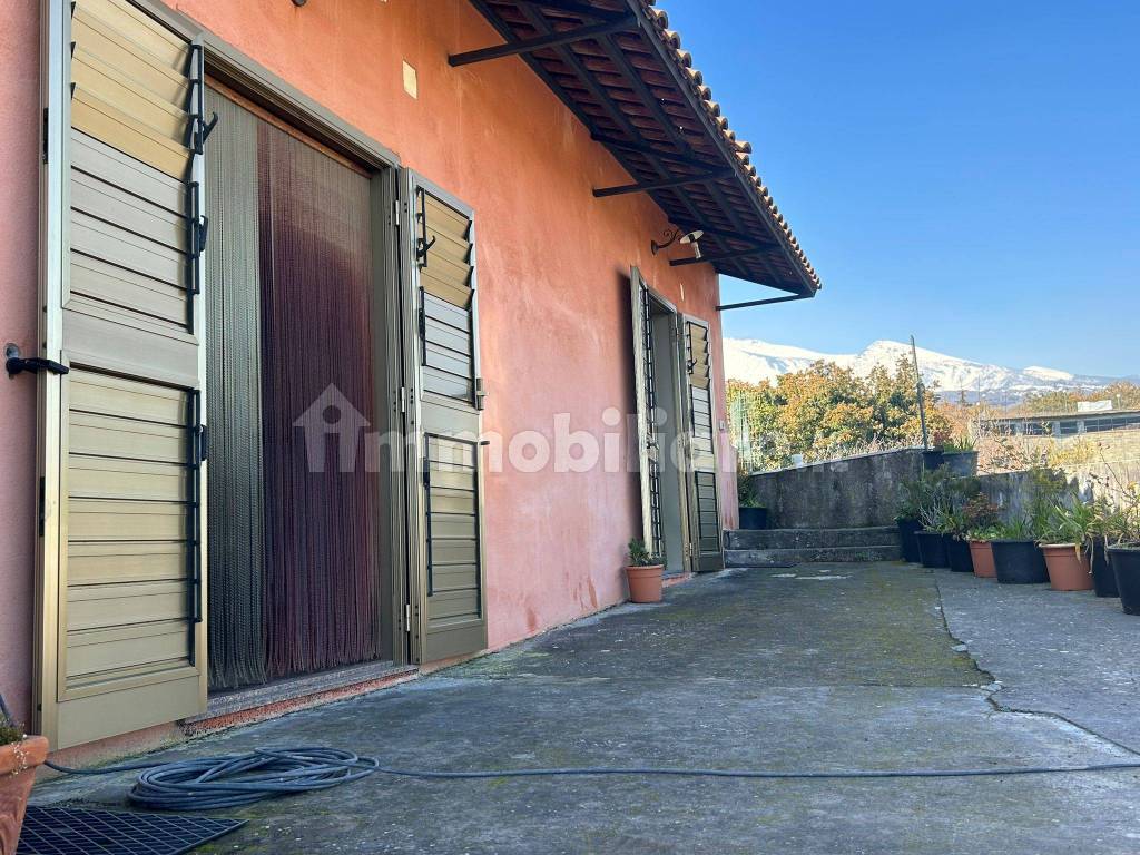 Affitto Terratetto unifamiliare Santa Venerina. Buono stato, posto auto, 90 m², rif. 110102463