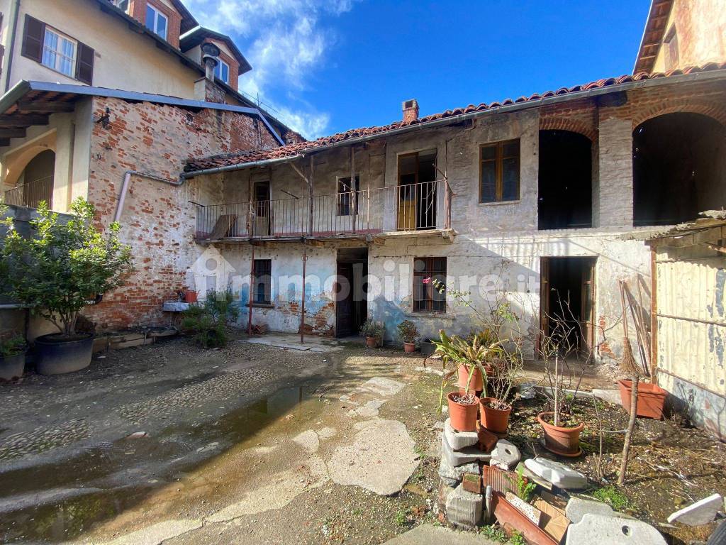 Vendita Rustico in via 25 Aprile Sommariva del Bosco. Da ristrutturare ...