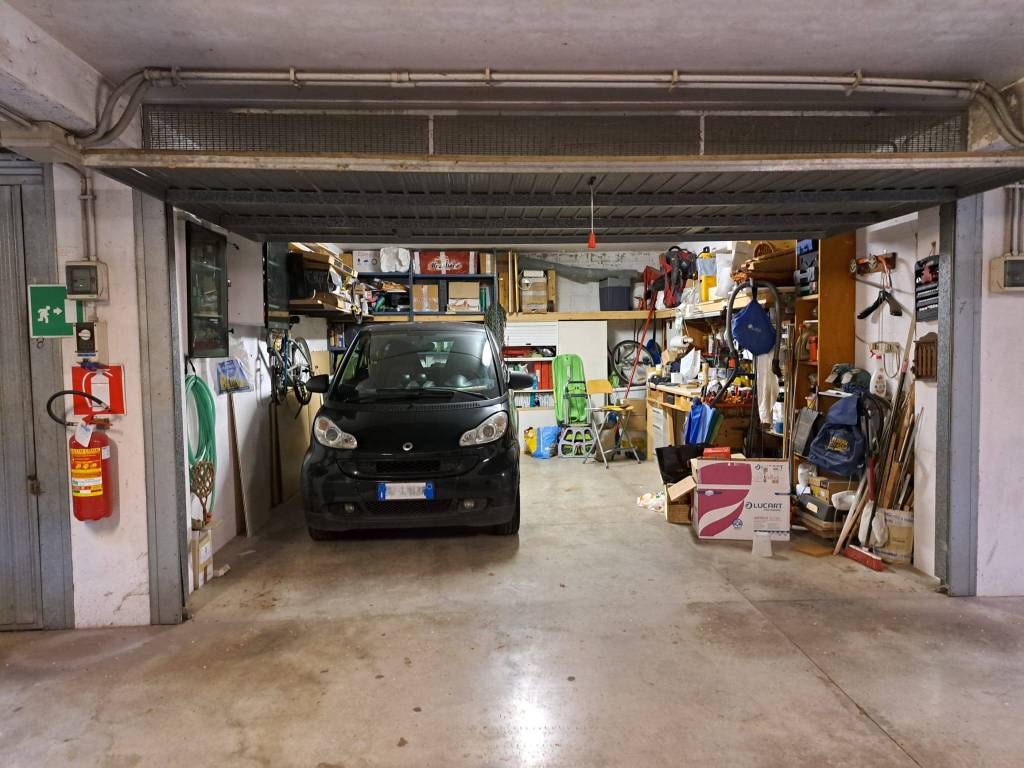 Garage - Box via Stazzema, Roma, Rif. 110184675 - Immobiliare.it