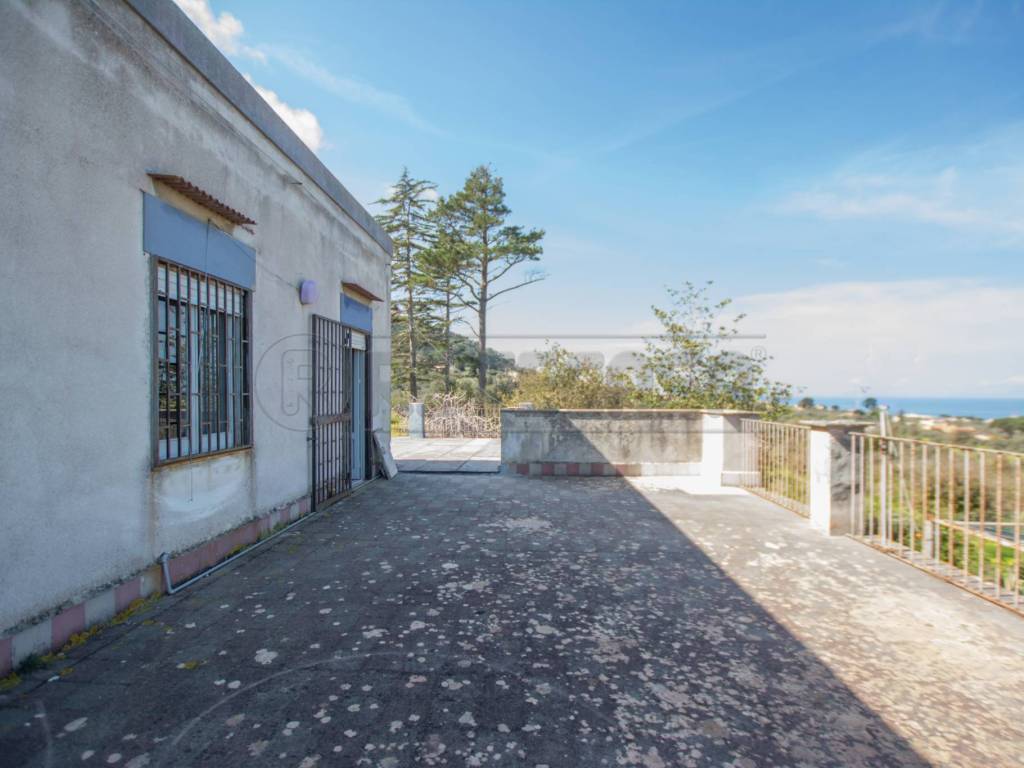 Vendita Villa unifamiliare in Contrada Malapezza, Spartá SN Messina. Da ...
