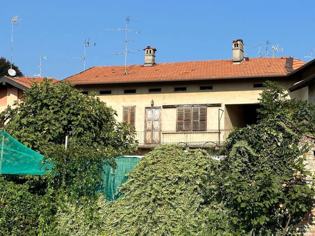 Vendita Villa unifamiliare in via Como Colverde. Da ristrutturare ...