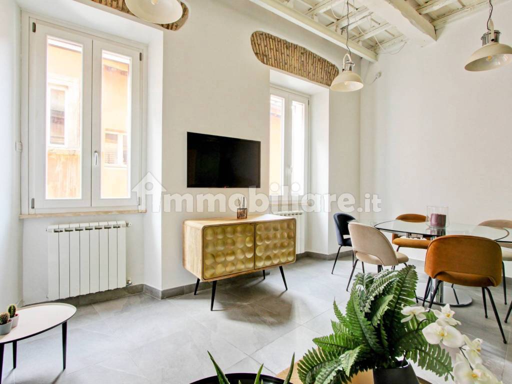 Vendita Appartamento Roma. Trilocale in via della Scala 35. Ottimo ...