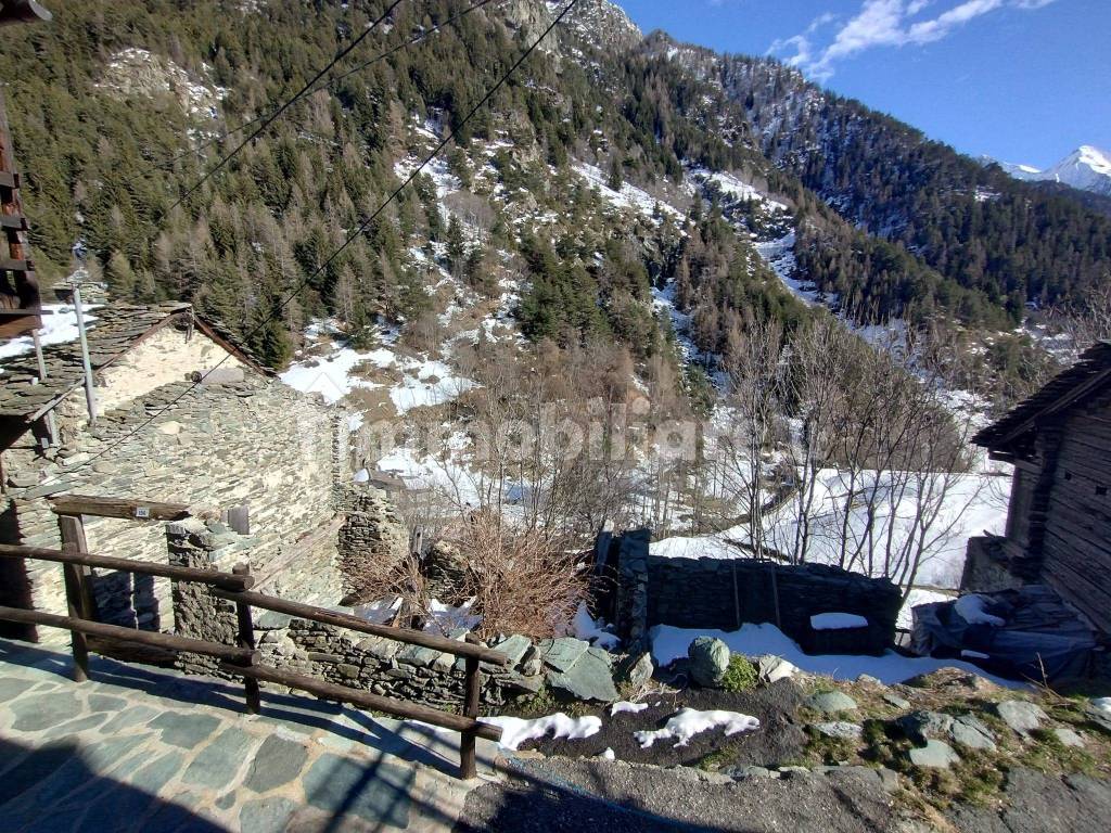 Vendita Rustico in Hameau Graines Brusson. Da ristrutturare, 100 m² ...