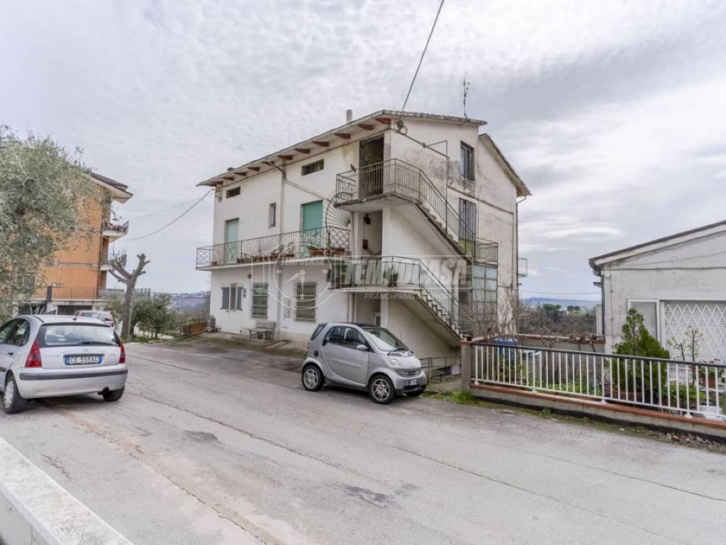Vendita Appartamento Montegranaro. Quadrilocale in via Elpidiense Sud ...