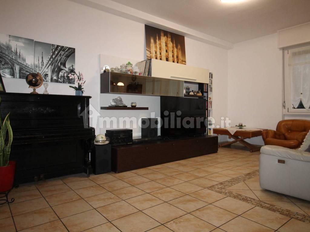 Vendita Appartamento Pioltello. Trilocale in via Roma 41. Buono stato ...