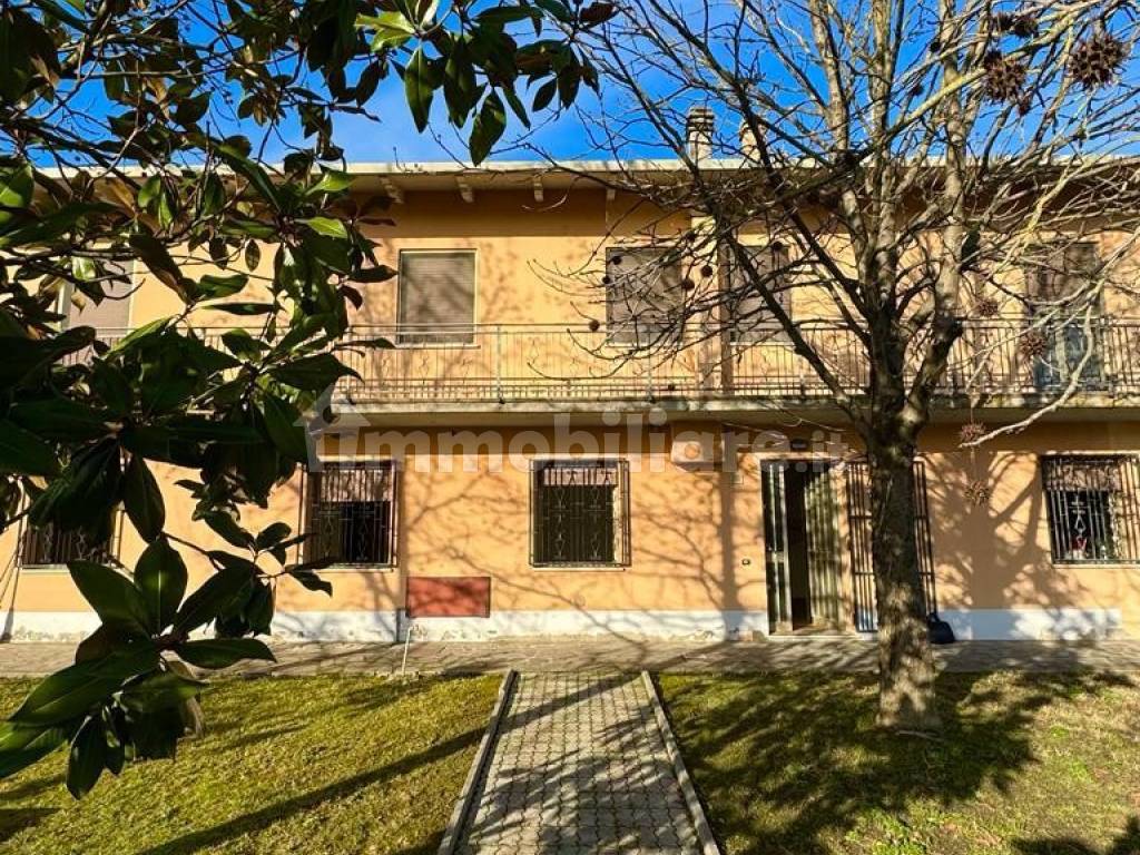 Sale Apartment San Felice sul Panaro. 3-room flat in via Alessandro ...