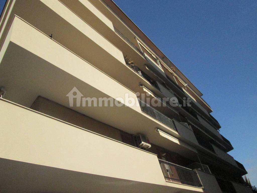 Vendita Appartamento Pescara. Trilocale in via Sant'Eufemia a Maiella. Buono stato, quarto piano ...