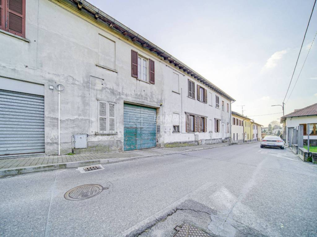 Vendita Terratetto unifamiliare in via indipendenza 25 Jerago con Orago ...