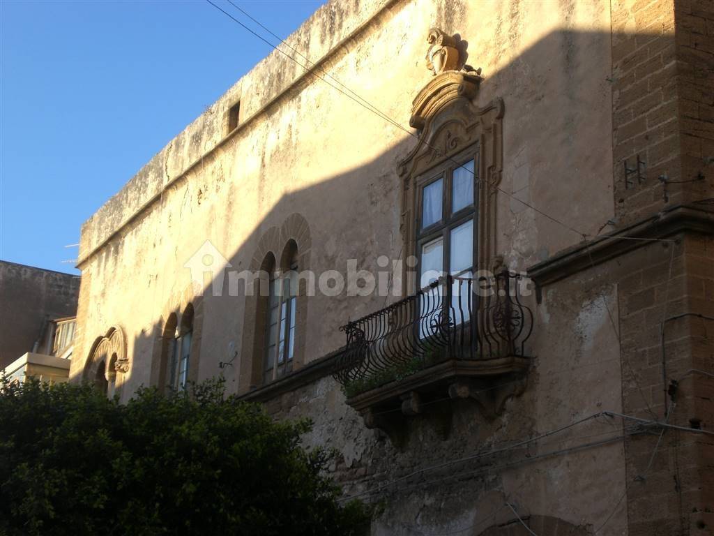 Palazzo - Edificio da ristrutturare, Sciacca, Rif. 110306353 - Immobiliare.it