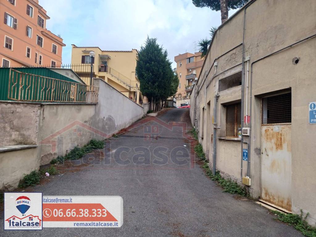 Magazzino - Deposito via Sisto IV 239, Roma, Rif. 110356183 ...