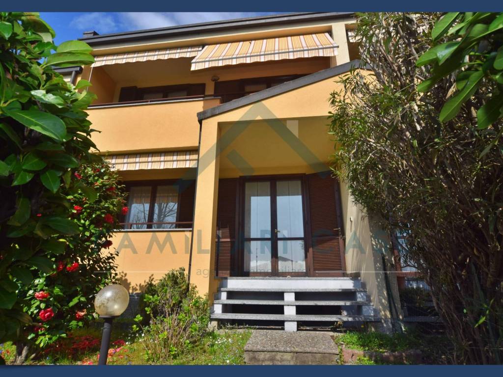 Vendita Villa a schiera in via Belvedere Galliate Lombardo. Buono stato ...