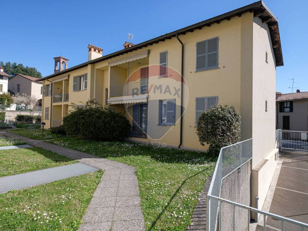 Vendita Appartamento Merate. Trilocale in via Oreste Bonfanti 10. Buono ...