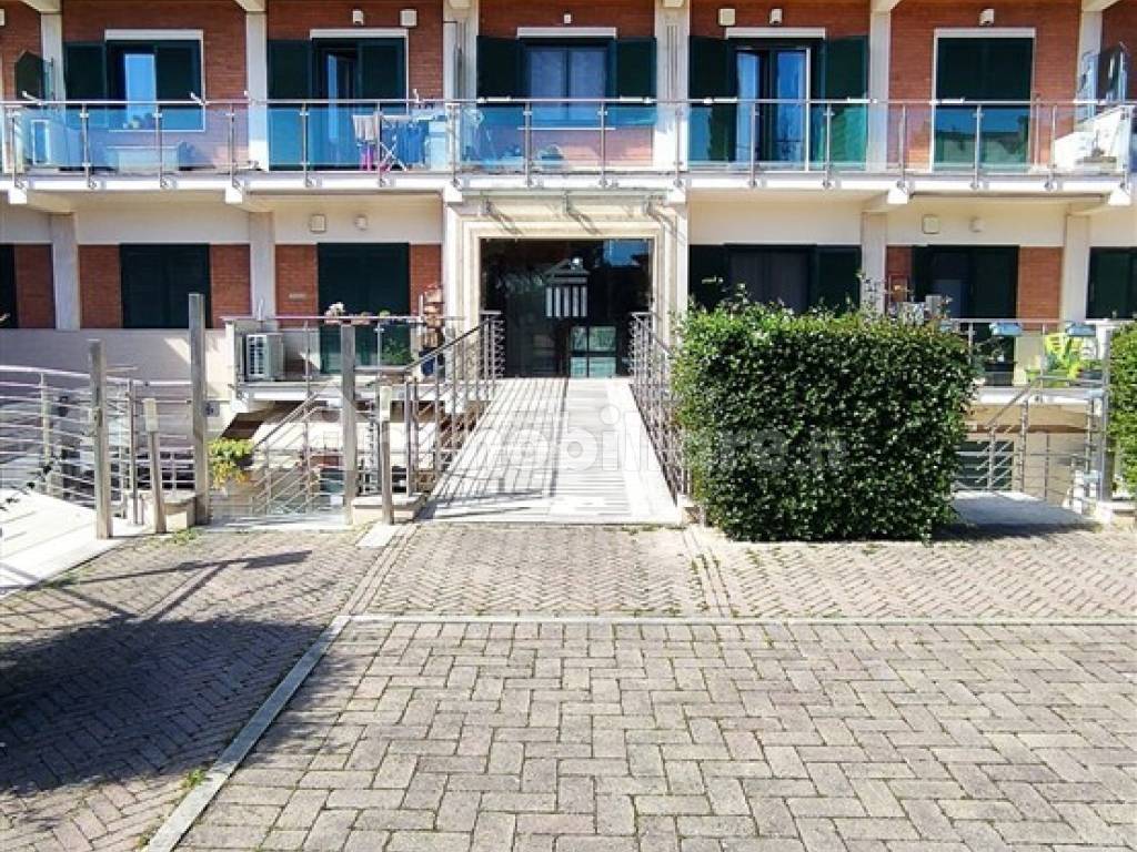 Vendita Loft in via della Fanella Roma. Ottimo stato, posto auto, con ...