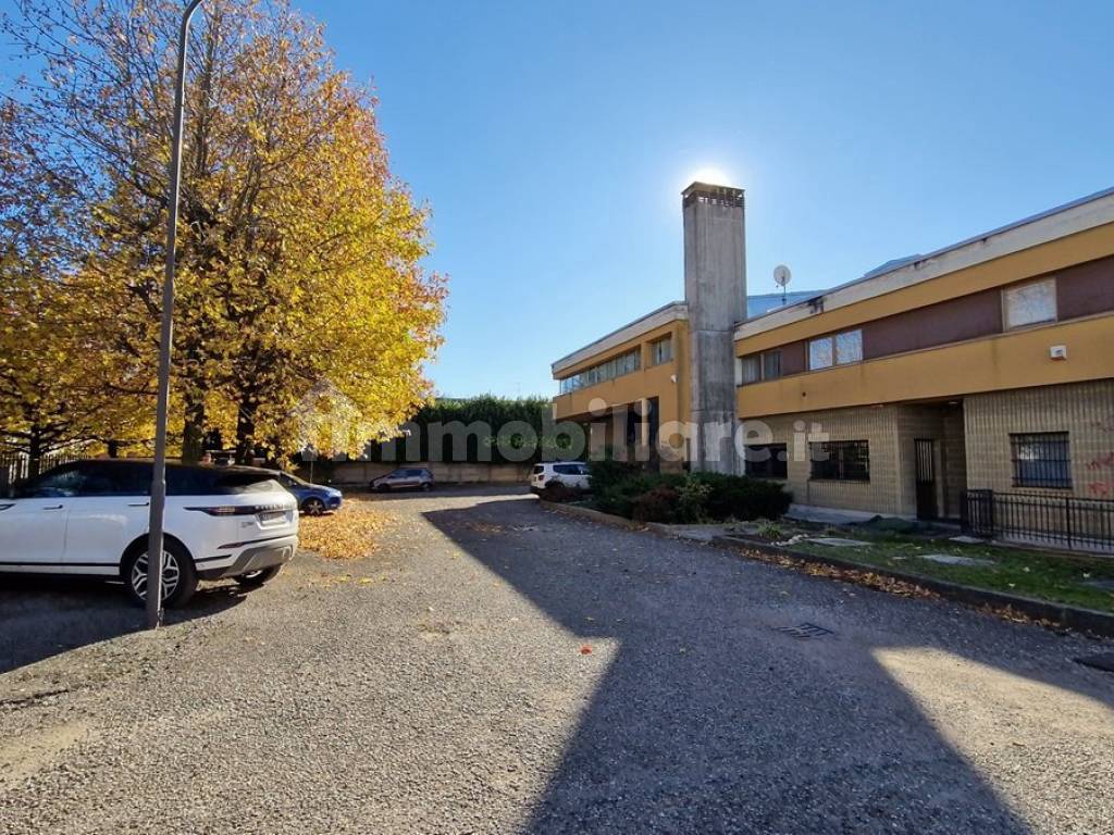 Capannone via Brescia, Tradate, Rif. 110425525 - Immobiliare.it