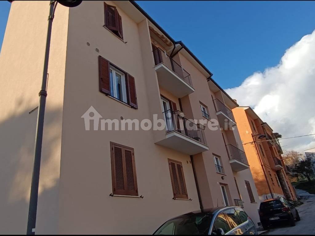 Affitto Appartamento L'Aquila. Trilocale in via Piano di Pezza 3 ...