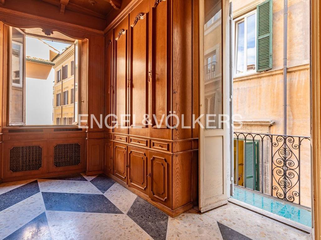 Vendita Appartamento in via di Parione. Roma. Da ristrutturare, secondo ...