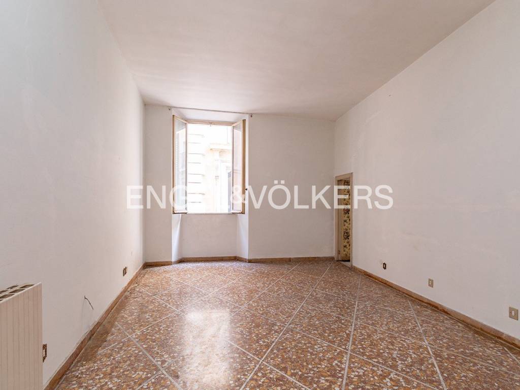 Vendita Appartamento in via di Parione. Roma. Da ristrutturare, secondo ...