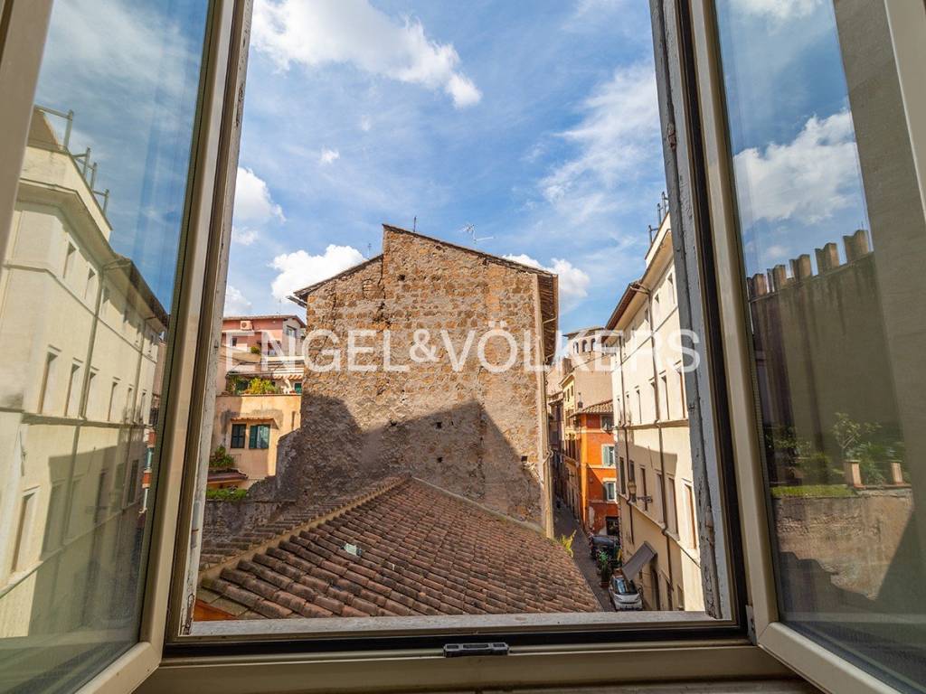 Vendita Appartamento in via di Parione. Roma. Da ristrutturare, secondo ...