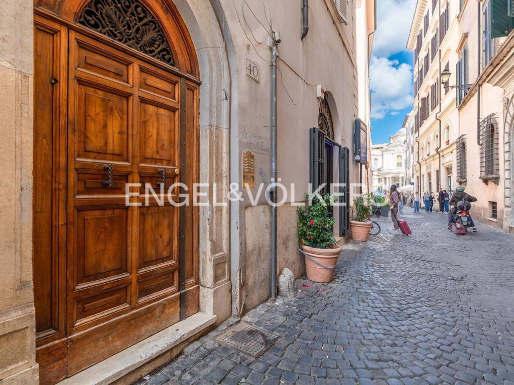 Vendita Appartamento in via di Parione. Roma. Da ristrutturare, secondo ...