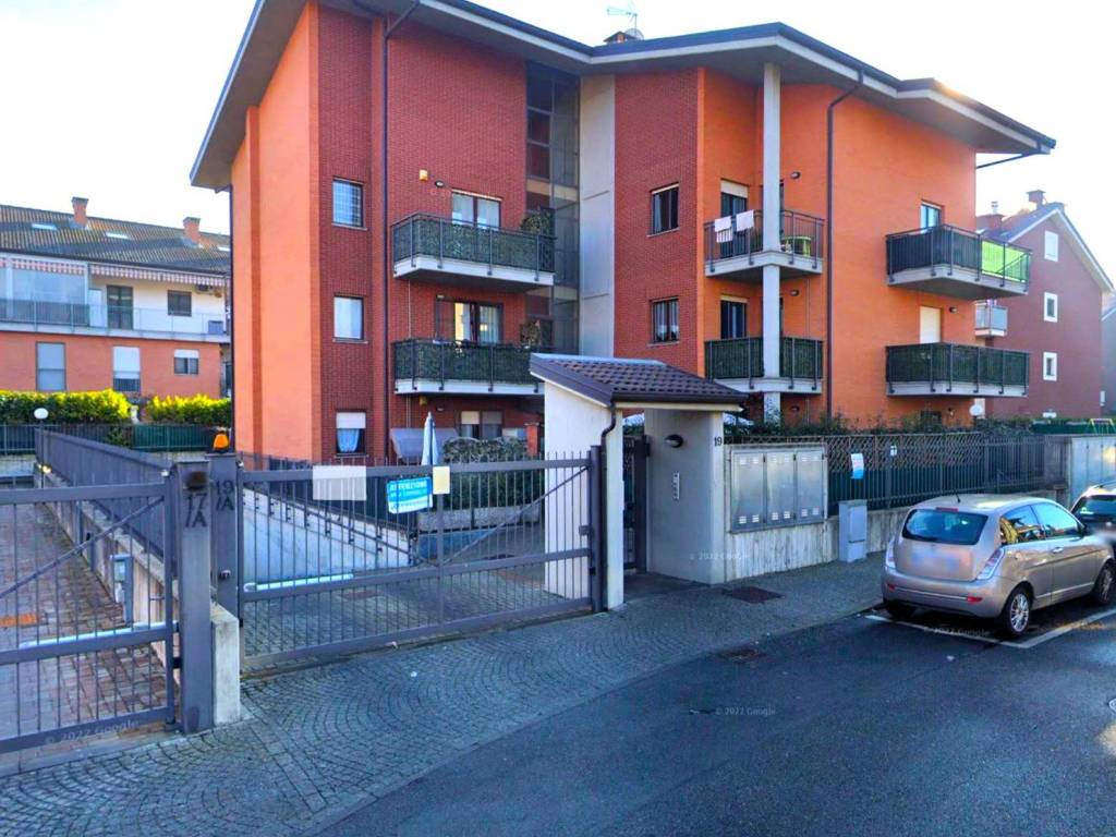 Vendita Appartamento Orbassano. Trilocale in via Lussemburgo 19. Ottimo stato, primo piano ...