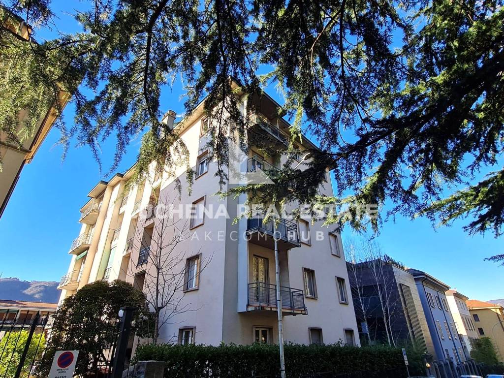 Affitto Appartamento Como. Trilocale in via Zezio 18. Ottimo stato ...