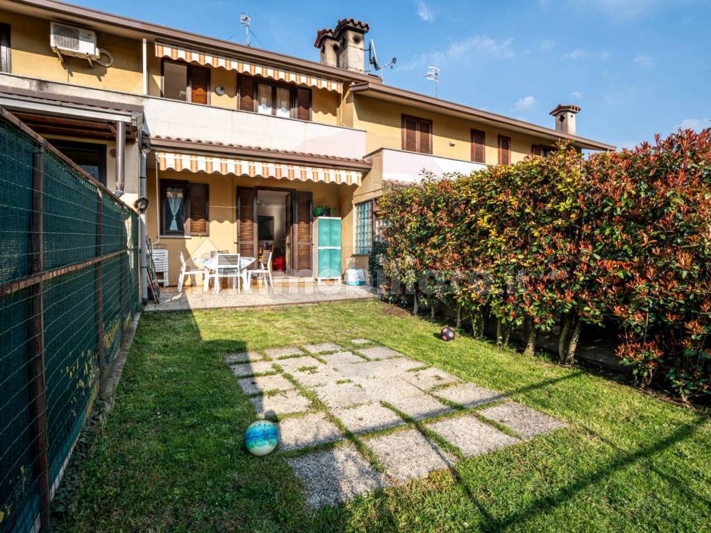 Vendita Villa a schiera in via San Pietro in Vincoli 7/A Borgo di Terzo ...