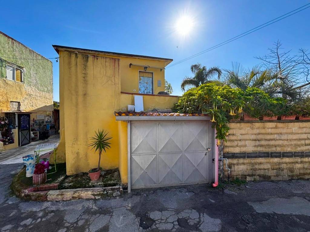 Vendita Appartamento Trecase. Monolocale in via Casa Cirillo. Buono ...