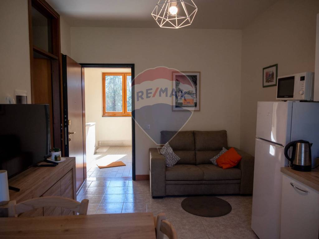 Vendita Appartamento Meina. Bilocale in via Minazza 24. Ottimo stato ...