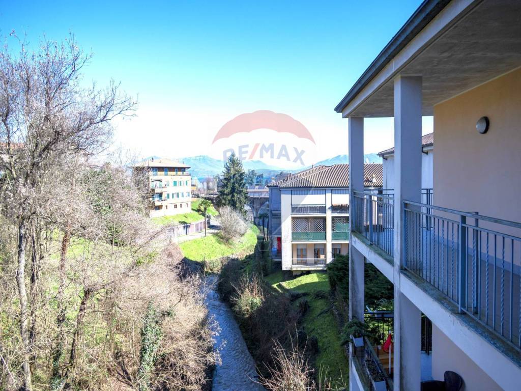 Vendita Appartamento Meina. Bilocale in via Minazza 24. Ottimo stato ...