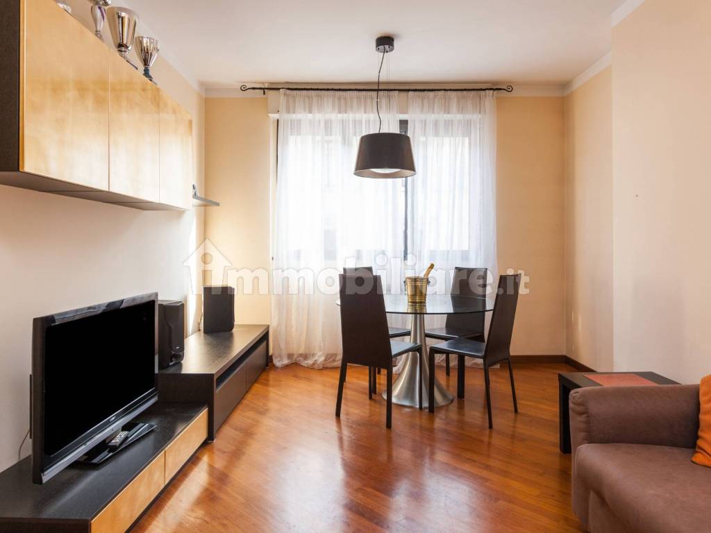 Affitto Appartamento Milano. Bilocale in via Spartaco 14. Buono stato ...