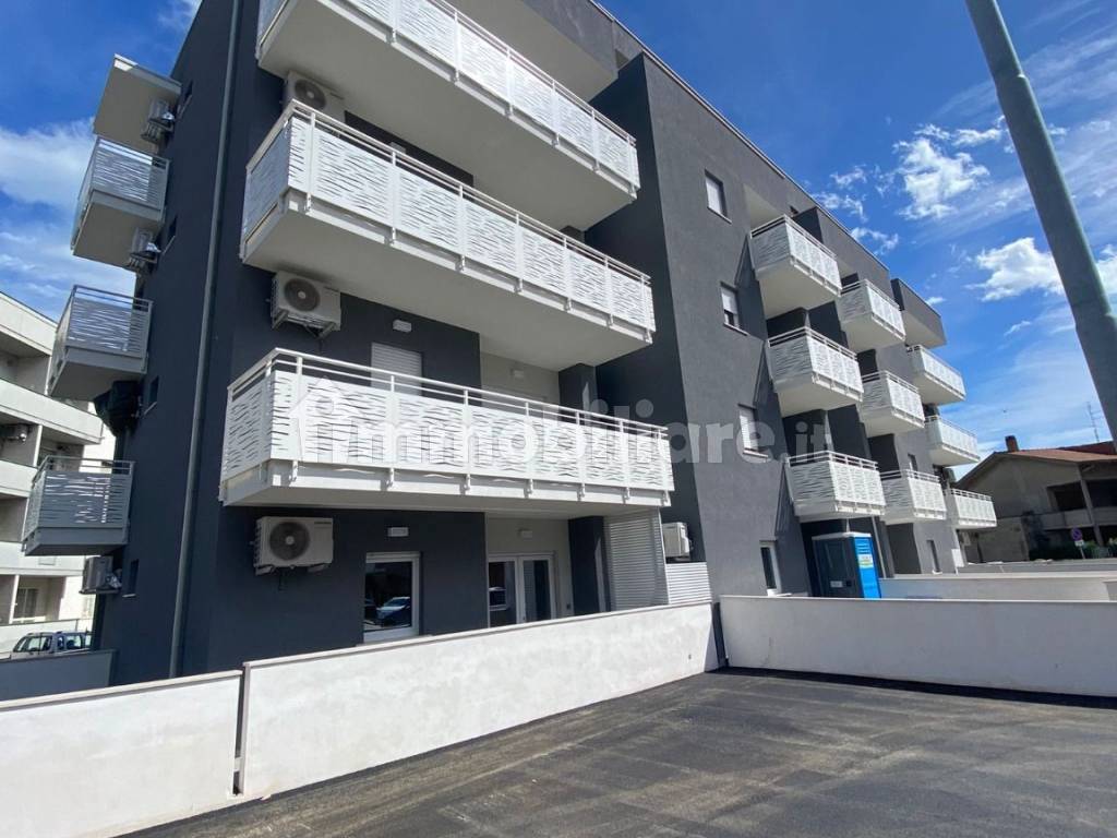 Vendita Appartamento Alba Adriatica. Trilocale in via Carlo Pisacane ...