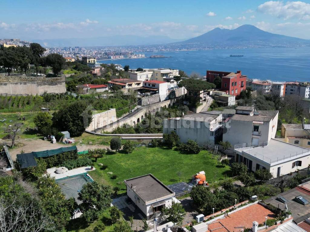 Vendita Terratetto unifamiliare in via Petrarca 93 Napoli. Ottimo stato ...